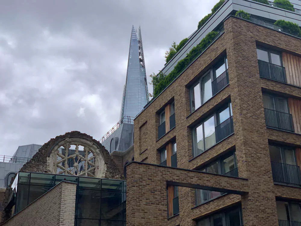 London Tourist Traps To Skip (& Hidden Gems To Explore!)